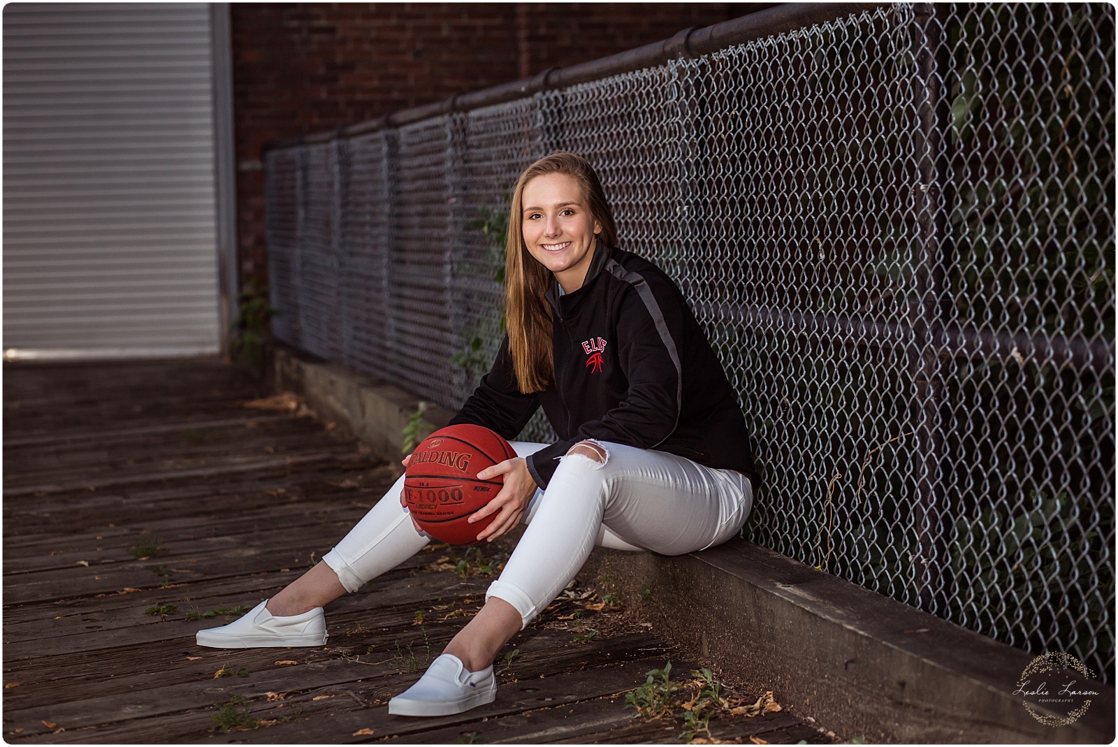 Stone Arch Bridge | Leslie Larson Photography | Senior Photography ...