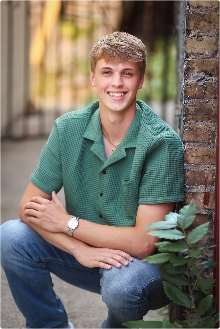 Downtown Anoka, MN | High School Senior Photo Session | Leslie Larson ...